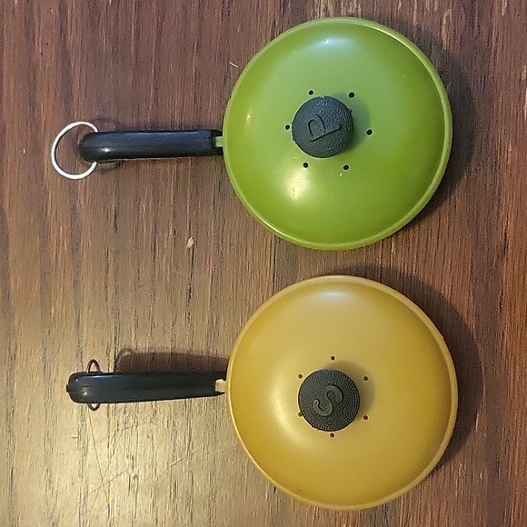 Dining | Vintage Frying Pan Salt And Pepper Shakers In Avocado Green ...